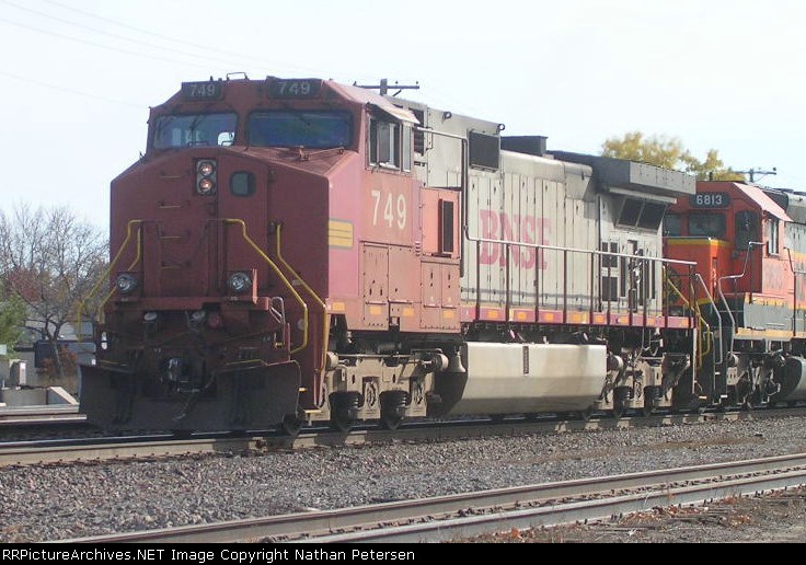 BNSF 749